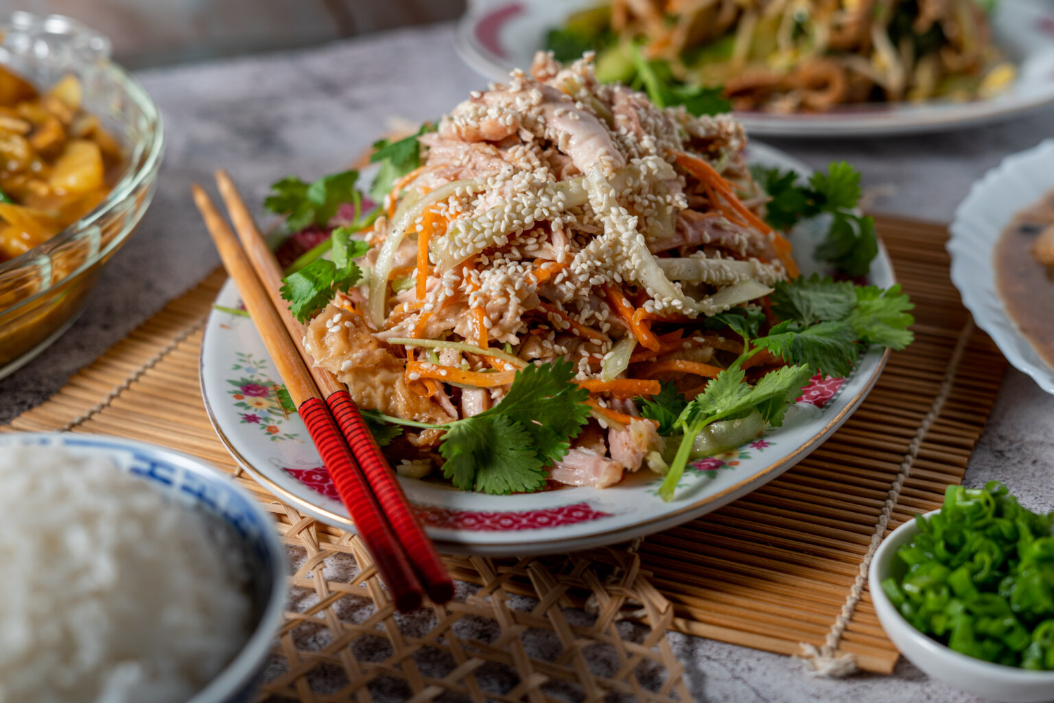 What to Serve with Chow Mein: 30+ Delicious Appetizers, Side Dishes ...