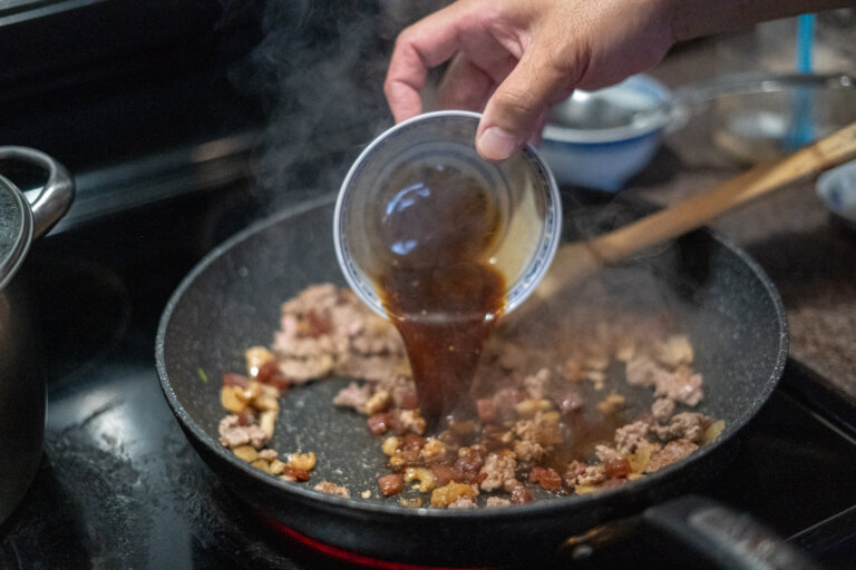 Perfectly Chewy Glutinous Rice Dumplings (Ham Sui Gok) Recipe